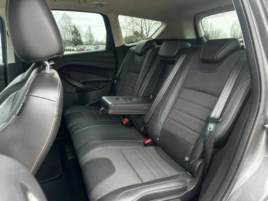 Pelēks Ford Kuga 2013 Jelgava, ar dzinēja tilpumu 1.60 L un nobraukumu 208 tūkst. km par 8800 €, foto 15 vietnē AUTOMOTO.COM.LV