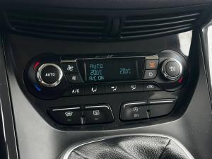 Pelēks Ford Kuga 2013 Jelgava, ar dzinēja tilpumu 1.60 L un nobraukumu 208 tūkst. km par 8800 €, foto 22 vietnē AUTOMOTO.COM.LV