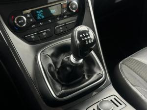 Pelēks Ford Kuga 2013 Jelgava, ar dzinēja tilpumu 1.60 L un nobraukumu 208 tūkst. km par 8800 €, foto 23 vietnē AUTOMOTO.COM.LV