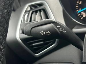 Pelēks Ford Kuga 2013 Jelgava, ar dzinēja tilpumu 1.60 L un nobraukumu 208 tūkst. km par 8800 €, foto 24 vietnē AUTOMOTO.COM.LV