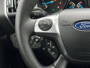 Pelēks Ford Kuga 2013 Jelgava, ar dzinēja tilpumu 1.60 L un nobraukumu 208 tūkst. km par 8800 €, foto 25 vietnē AUTOMOTO.COM.LV