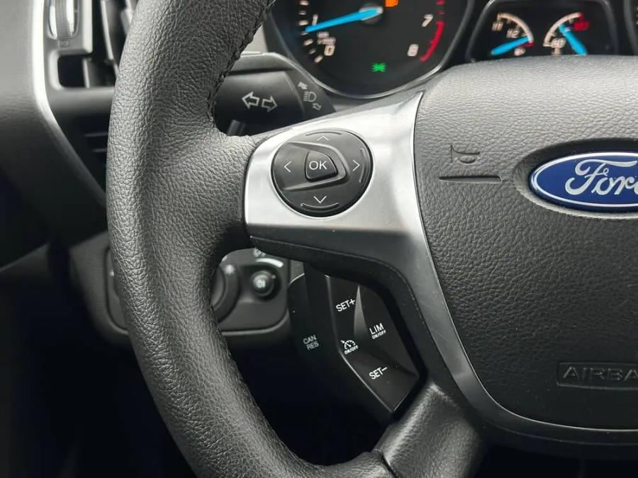 Pelēks Ford Kuga 2013 Jelgava, ar dzinēja tilpumu 1.60 L un nobraukumu 208 tūkst. km par 8800 €, foto 25 vietnē AUTOMOTO.COM.LV