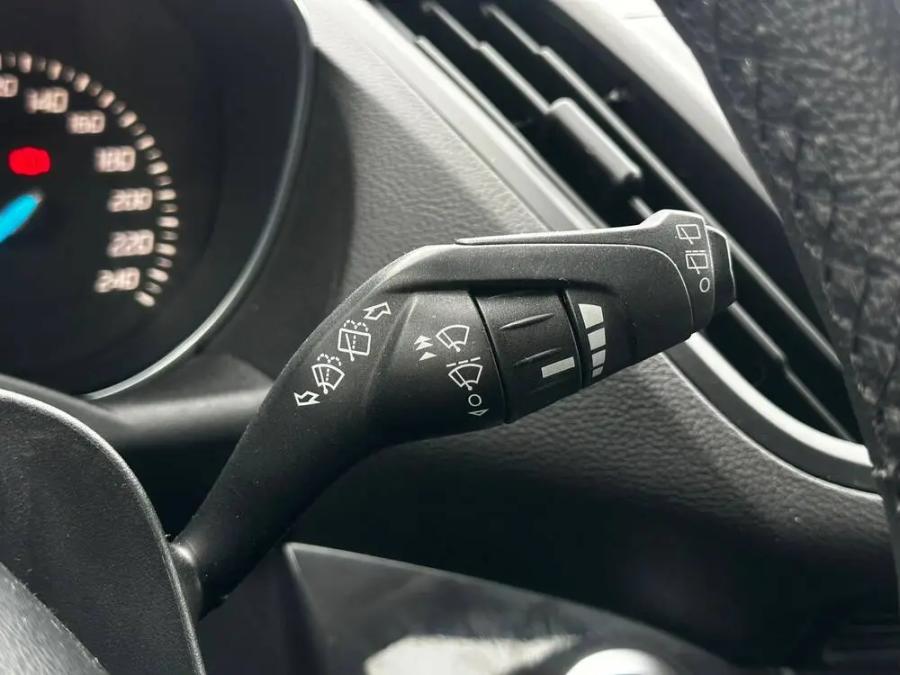 Pelēks Ford Kuga 2013 Jelgava, ar dzinēja tilpumu 1.60 L un nobraukumu 208 tūkst. km par 8800 €, foto 27 vietnē AUTOMOTO.COM.LV
