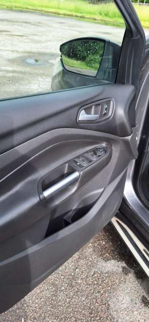 Pelēks Ford Kuga 2013 Jurbarkas, ar dzinēja tilpumu 2.00 L un nobraukumu 206 tūkst. km par 6000 €, foto 11 vietnē AUTOMOTO.COM.LV