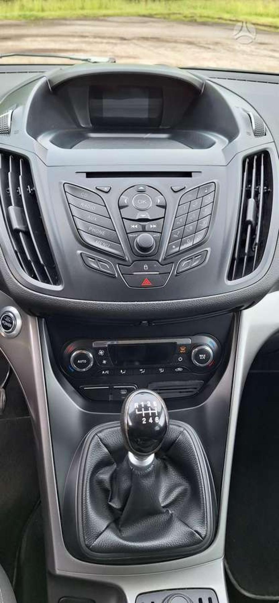 Pelēks Ford Kuga 2013 Jurbarkas, ar dzinēja tilpumu 2.00 L un nobraukumu 206 tūkst. km par 6000 €, foto 12 vietnē AUTOMOTO.COM.LV