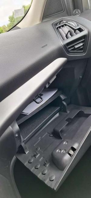 Pelēks Ford Kuga 2013 Jurbarkas, ar dzinēja tilpumu 2.00 L un nobraukumu 206 tūkst. km par 6000 €, foto 13 vietnē AUTOMOTO.COM.LV