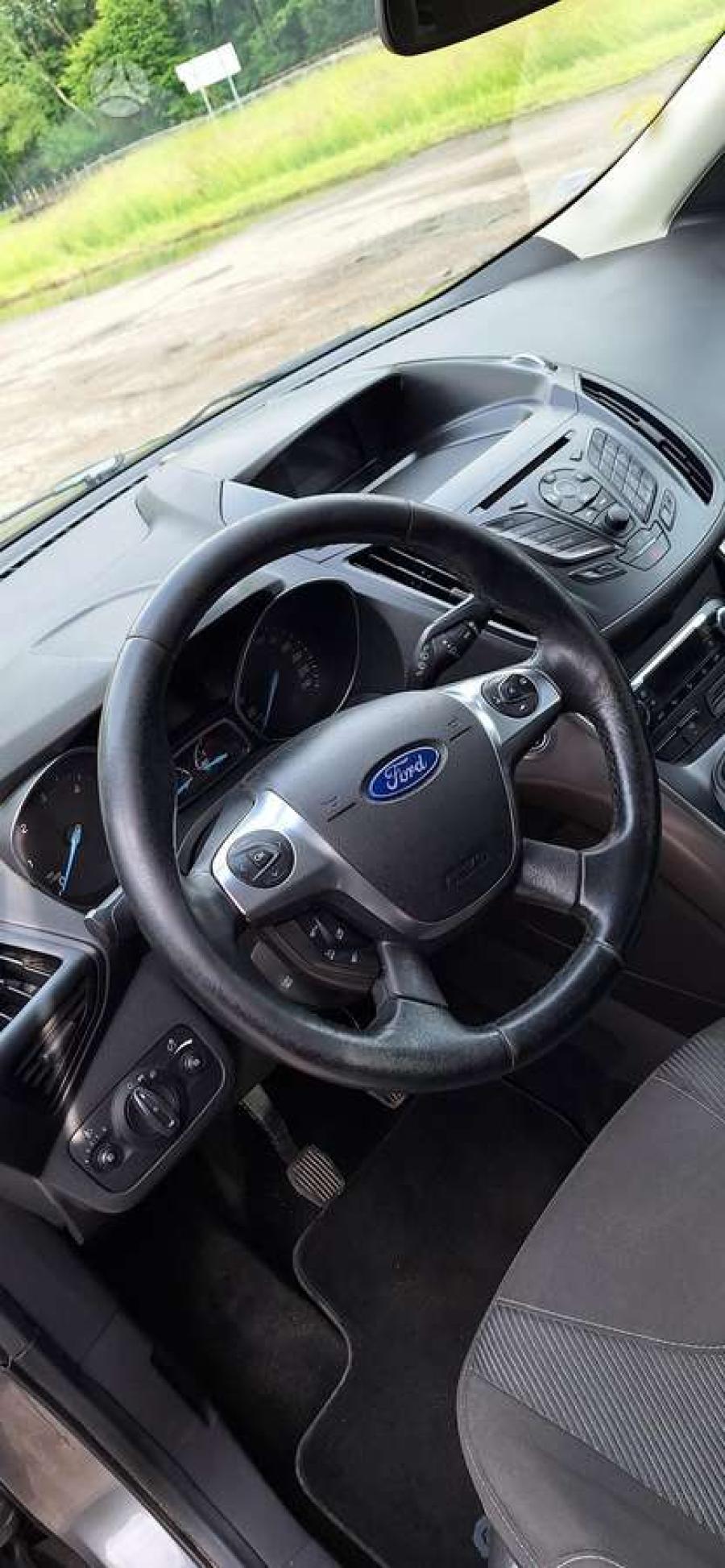 Pelēks Ford Kuga 2013 Jurbarkas, ar dzinēja tilpumu 2.00 L un nobraukumu 206 tūkst. km par 6000 €, foto 17 vietnē AUTOMOTO.COM.LV