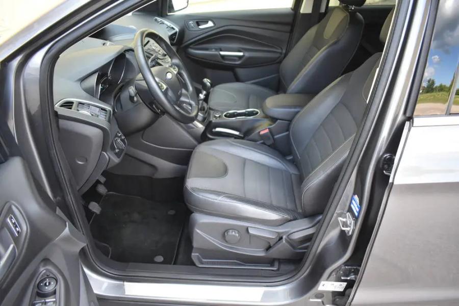 Grey Ford Kuga 2013 in Talsi, with an engine capacity of 1.60 L and mileage of 97 thousand km for 7900 €, photo 7 on AUTOMOTO.COM.LV