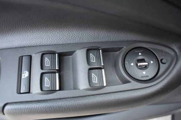 Grey Ford Kuga 2013 in Talsi, with an engine capacity of 1.60 L and mileage of 97 thousand km for 7900 €, photo 10 on AUTOMOTO.COM.LV