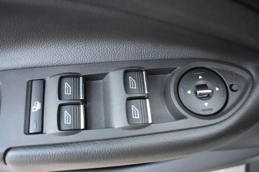 Grey Ford Kuga 2013 in Talsi, with an engine capacity of 1.60 L and mileage of 97 thousand km for 7900 €, photo 11 on AUTOMOTO.COM.LV