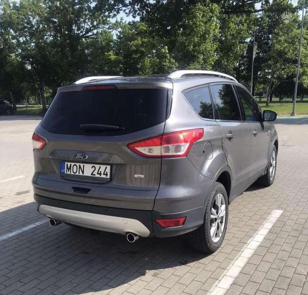 Grey Ford Kuga 2013 in Taurage, with an engine capacity of 2.00 L and mileage of 284 thousand km for 5300 €, photo 2 on AUTOMOTO.COM.LV