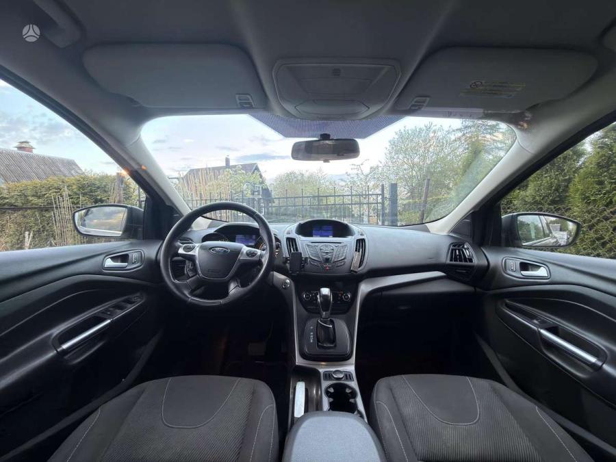 Grey Ford Kuga 2013 in Vilnius, with an engine capacity of 2.00 L and mileage of 290 thousand km for 3000 €, photo 5 on AUTOMOTO.COM.LV