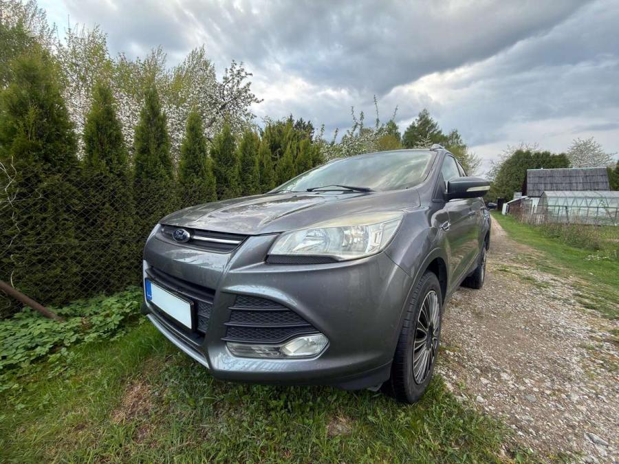 Grey Ford Kuga 2013 in Vilnius, with an engine capacity of 2.00 L and mileage of 290 thousand km for 3000 €, photo 8 on AUTOMOTO.COM.LV