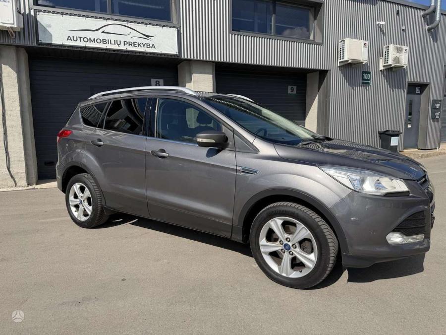 Grey Ford Kuga 2013 in Siauliai, with an engine capacity of 1.60 L and mileage of 178 thousand km for 5700 €, photo 3 on AUTOMOTO.COM.LV