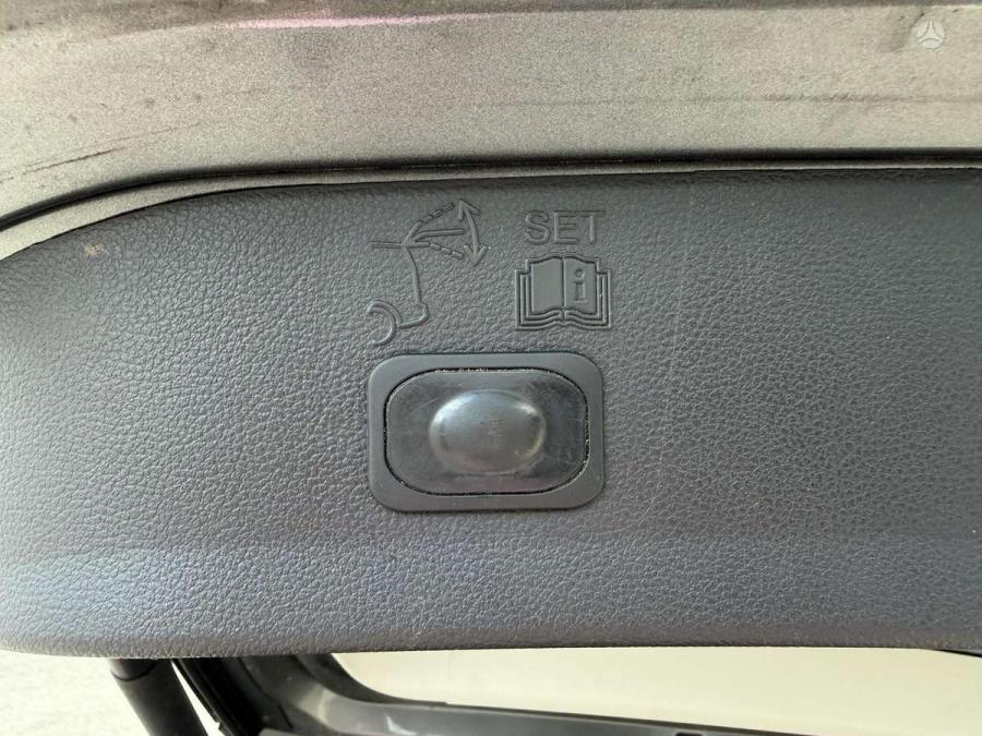 Grey Ford Kuga 2013 in Siauliai, with an engine capacity of 1.60 L and mileage of 178 thousand km for 5700 €, photo 9 on AUTOMOTO.COM.LV