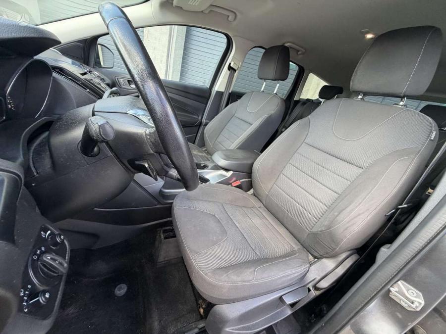 Grey Ford Kuga 2013 in Siauliai, with an engine capacity of 1.60 L and mileage of 178 thousand km for 5700 €, photo 10 on AUTOMOTO.COM.LV