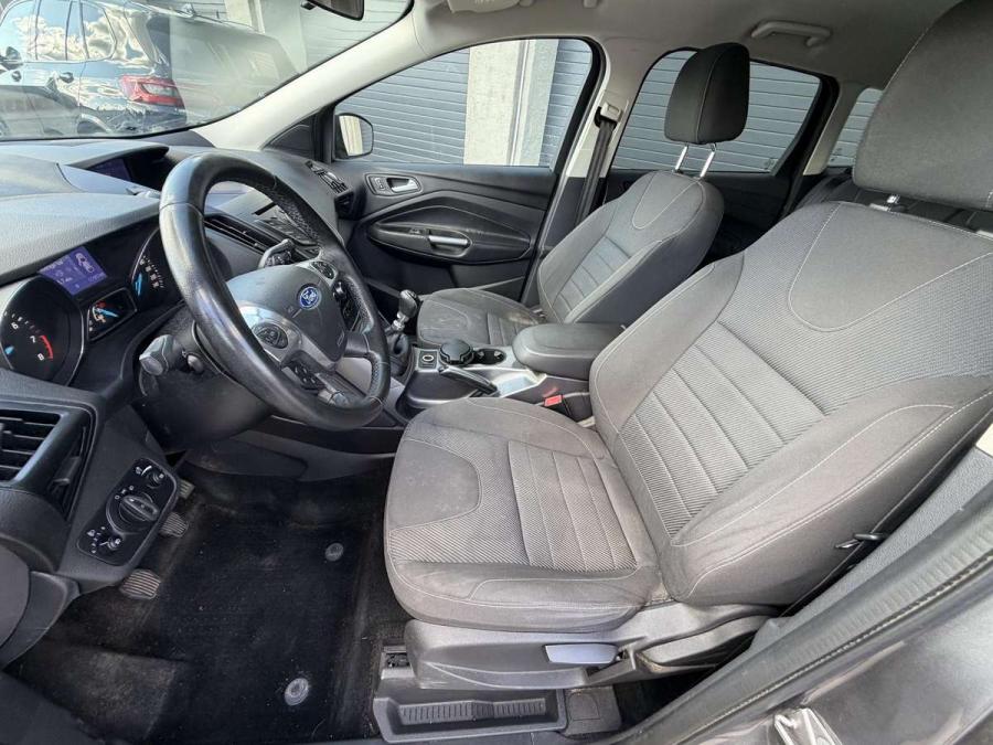 Grey Ford Kuga 2013 in Siauliai, with an engine capacity of 1.60 L and mileage of 178 thousand km for 5700 €, photo 11 on AUTOMOTO.COM.LV