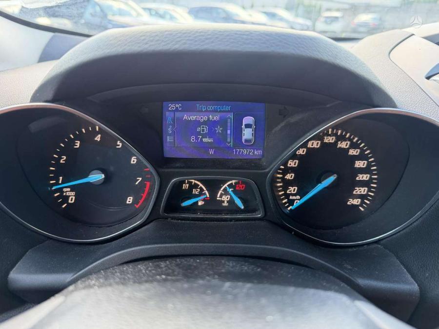 Grey Ford Kuga 2013 in Siauliai, with an engine capacity of 1.60 L and mileage of 178 thousand km for 5700 €, photo 17 on AUTOMOTO.COM.LV