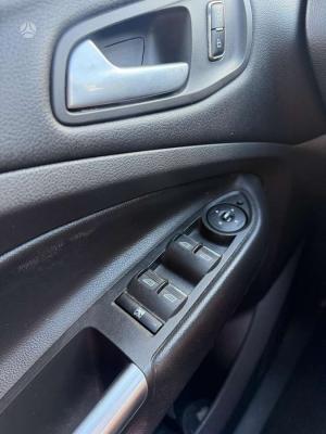 Grey Ford Kuga 2013 in Siauliai, with an engine capacity of 1.60 L and mileage of 178 thousand km for 5700 €, photo 18 on AUTOMOTO.COM.LV