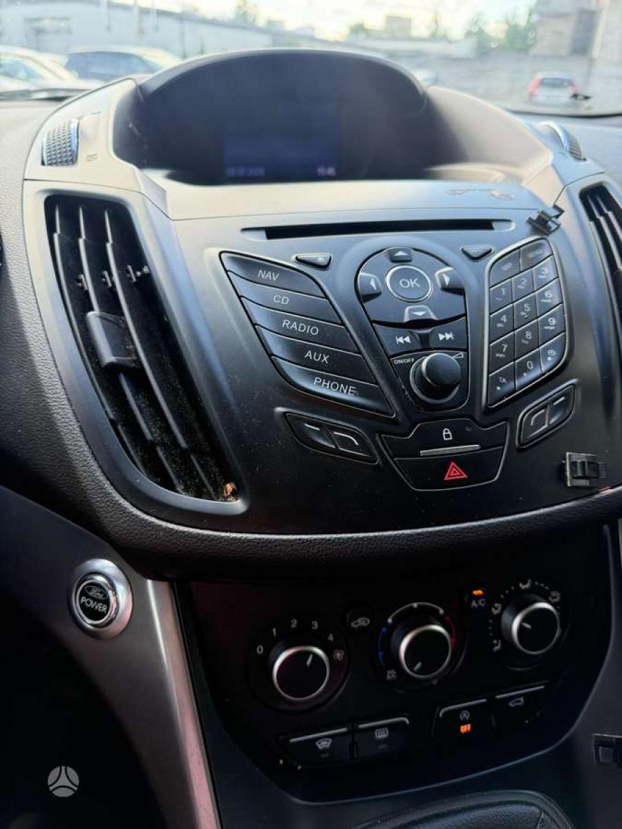 Grey Ford Kuga 2013 in Siauliai, with an engine capacity of 1.60 L and mileage of 178 thousand km for 5700 €, photo 19 on AUTOMOTO.COM.LV