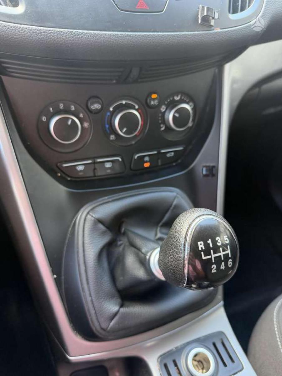 Grey Ford Kuga 2013 in Siauliai, with an engine capacity of 1.60 L and mileage of 178 thousand km for 5700 €, photo 21 on AUTOMOTO.COM.LV