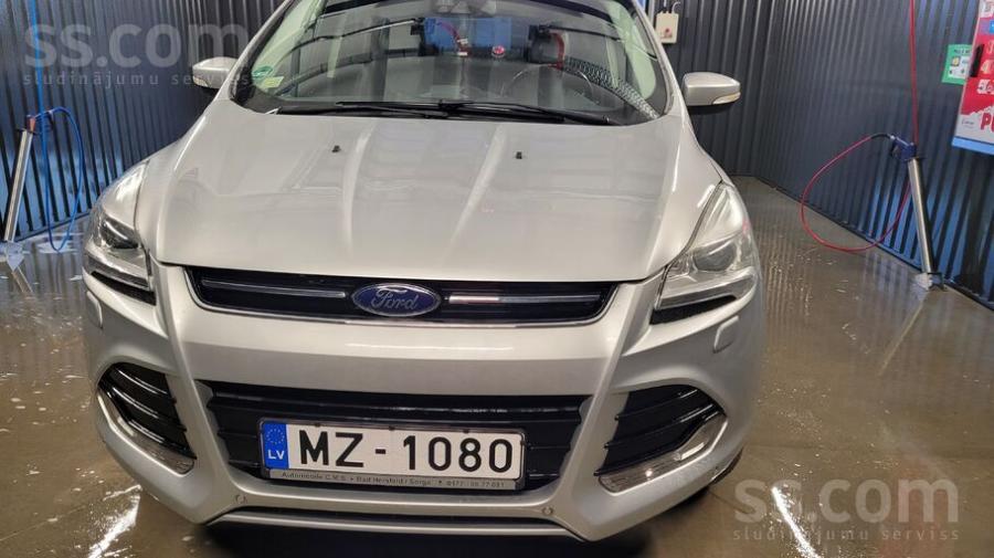 Grey Ford Kuga 2013 in Liepaja, with an engine capacity of 2.00 L and mileage of 230 thousand km for 7900 €, photo 3 on AUTOMOTO.COM.LV