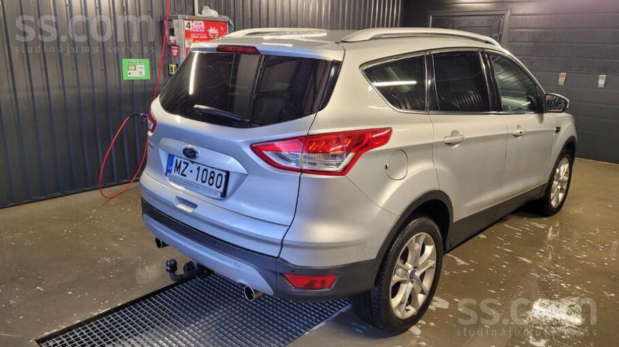 Grey Ford Kuga 2013 in Liepaja, with an engine capacity of 2.00 L and mileage of 230 thousand km for 7900 €, photo 6 on AUTOMOTO.COM.LV