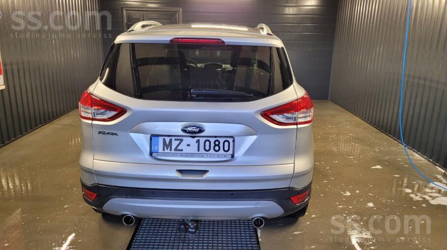 Grey Ford Kuga 2013 in Liepaja, with an engine capacity of 2.00 L and mileage of 230 thousand km for 7900 €, photo 7 on AUTOMOTO.COM.LV