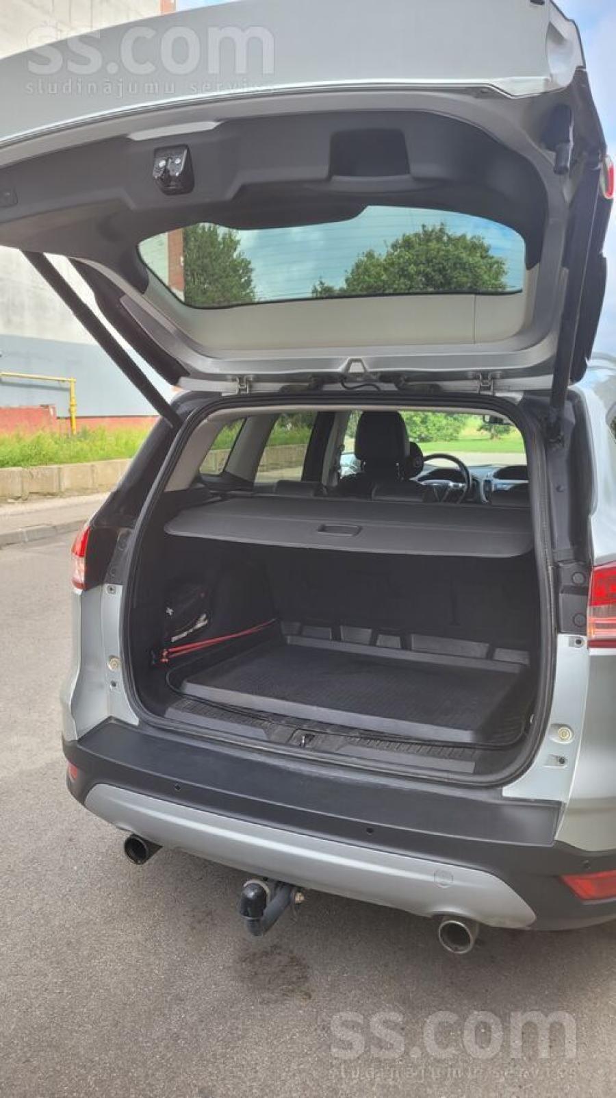Grey Ford Kuga 2013 in Liepaja, with an engine capacity of 2.00 L and mileage of 230 thousand km for 7900 €, photo 21 on AUTOMOTO.COM.LV