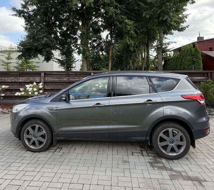 Pelēks Ford Kuga 2013 Panevēža, ar dzinēja tilpumu 2.00 L un nobraukumu 264 tūkst. km par 6500 €, foto 5 vietnē AUTOMOTO.COM.LV