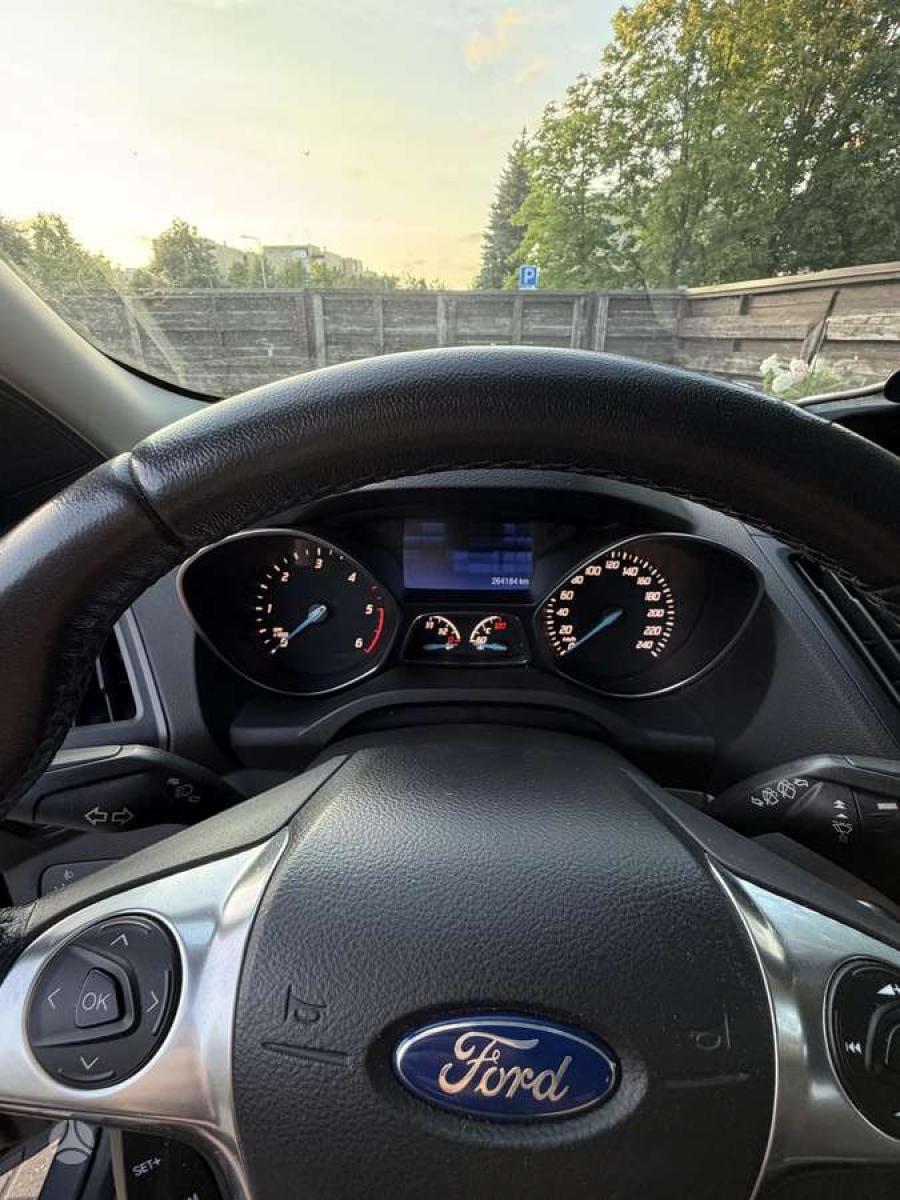 Pelēks Ford Kuga 2013 Panevēža, ar dzinēja tilpumu 2.00 L un nobraukumu 264 tūkst. km par 6500 €, foto 6 vietnē AUTOMOTO.COM.LV