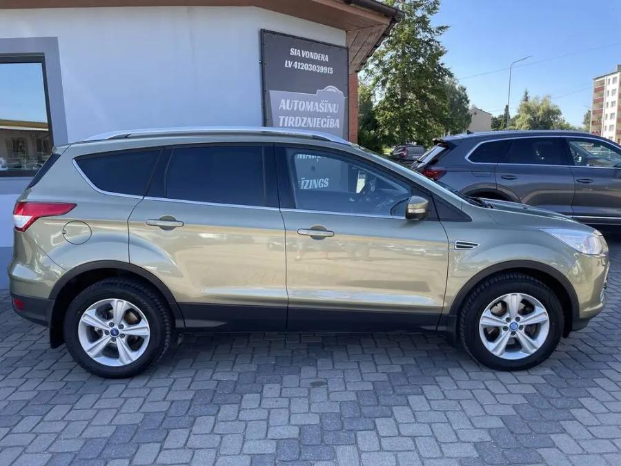 Grey Ford Kuga 2013 in Talsi, with an engine capacity of 1.60 L and mileage of 177 thousand km for 7800 €, photo 3 on AUTOMOTO.COM.LV