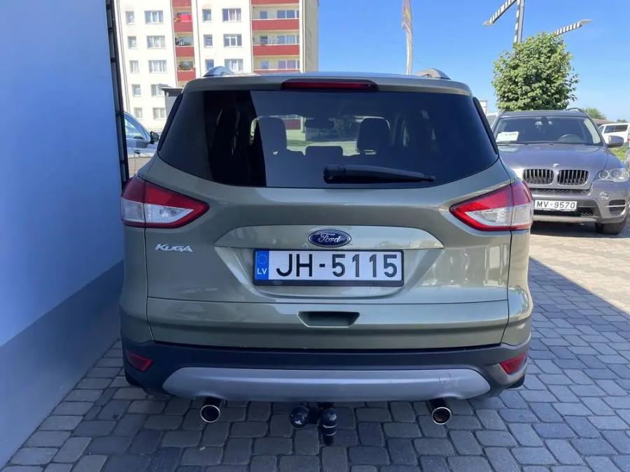 Grey Ford Kuga 2013 in Talsi, with an engine capacity of 1.60 L and mileage of 177 thousand km for 7800 €, photo 5 on AUTOMOTO.COM.LV