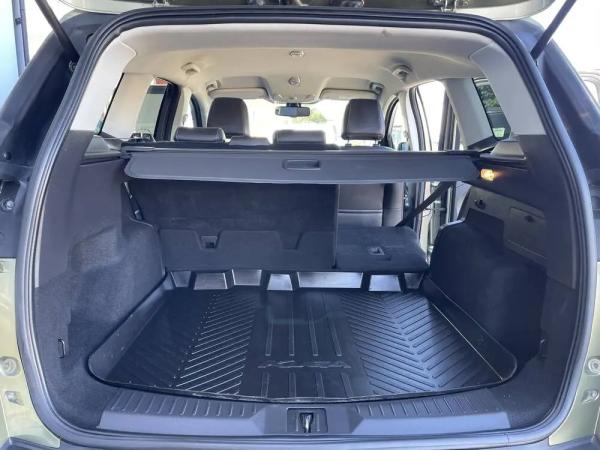 Grey Ford Kuga 2013 in Talsi, with an engine capacity of 1.60 L and mileage of 177 thousand km for 7800 €, photo 5 on AUTOMOTO.COM.LV