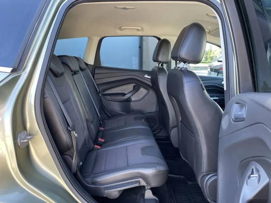 Grey Ford Kuga 2013 in Talsi, with an engine capacity of 1.60 L and mileage of 177 thousand km for 7800 €, photo 9 on AUTOMOTO.COM.LV