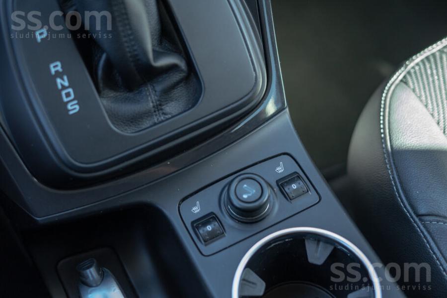 Pelēks Ford Kuga 2013 Liepāja, ar dzinēja tilpumu 2.00 L un nobraukumu 271 tūkst. km par 8400 €, foto 21 vietnē AUTOMOTO.COM.LV