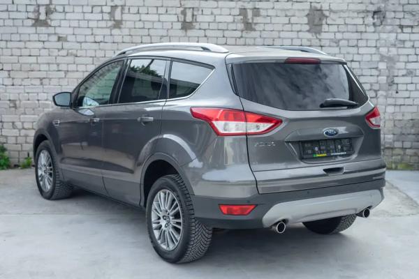 Pelēks Ford Kuga 2013 Liepāja, ar dzinēja tilpumu 2.00 L un nobraukumu 271 tūkst. km par 8400 €, foto 2 vietnē AUTOMOTO.COM.LV