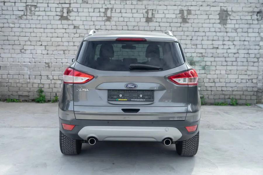 Grey Ford Kuga 2013 in Liepaja, with an engine capacity of 2.00 L and mileage of 271 thousand km for 8400 €, photo 4 on AUTOMOTO.COM.LV