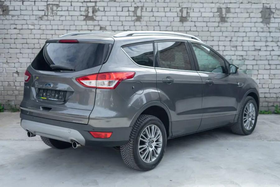 Grey Ford Kuga 2013 in Liepaja, with an engine capacity of 2.00 L and mileage of 271 thousand km for 8400 €, photo 5 on AUTOMOTO.COM.LV