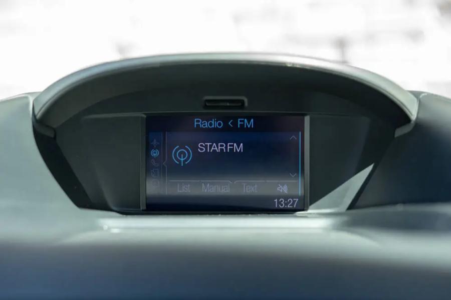 Grey Ford Kuga 2013 in Liepaja, with an engine capacity of 2.00 L and mileage of 271 thousand km for 8400 €, photo 23 on AUTOMOTO.COM.LV