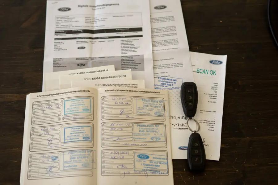 Grey Ford Kuga 2013 in Liepaja, with an engine capacity of 2.00 L and mileage of 271 thousand km for 8400 €, photo 28 on AUTOMOTO.COM.LV