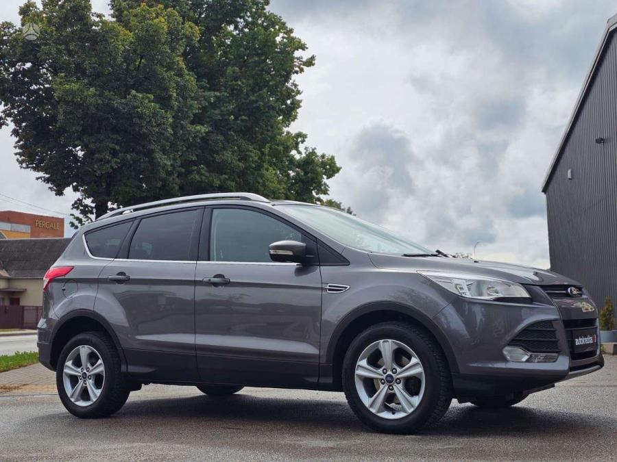 Grey Ford Kuga 2013 in Siauliai, with an engine capacity of 1.60 L and mileage of 178 thousand km for 6950 €, photo 9 on AUTOMOTO.COM.LV