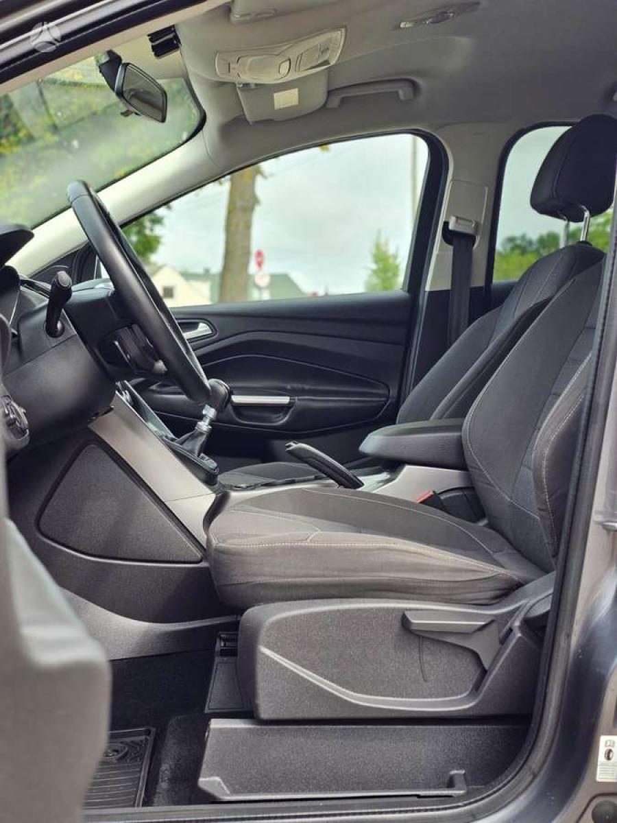 Grey Ford Kuga 2013 in Siauliai, with an engine capacity of 1.60 L and mileage of 178 thousand km for 6950 €, photo 18 on AUTOMOTO.COM.LV