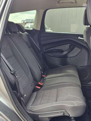 Grey Ford Kuga 2013 in Siauliai, with an engine capacity of 1.60 L and mileage of 178 thousand km for 6950 €, photo 19 on AUTOMOTO.COM.LV