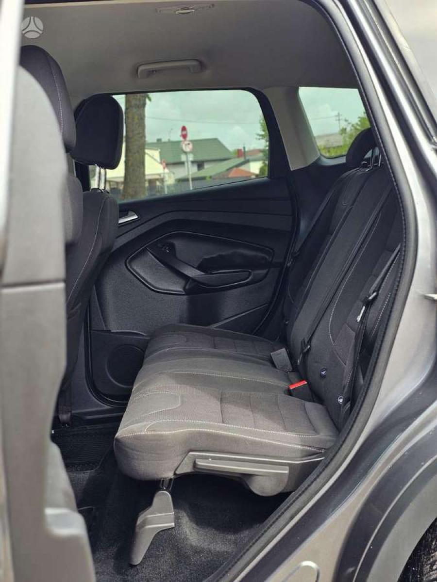 Grey Ford Kuga 2013 in Siauliai, with an engine capacity of 1.60 L and mileage of 178 thousand km for 6950 €, photo 20 on AUTOMOTO.COM.LV