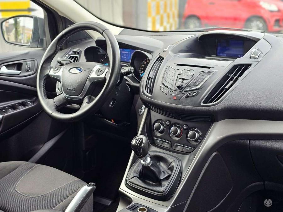 Grey Ford Kuga 2013 in Siauliai, with an engine capacity of 1.60 L and mileage of 178 thousand km for 6950 €, photo 21 on AUTOMOTO.COM.LV