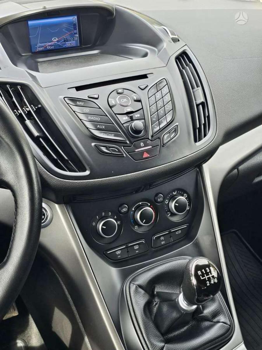 Grey Ford Kuga 2013 in Siauliai, with an engine capacity of 1.60 L and mileage of 178 thousand km for 6950 €, photo 26 on AUTOMOTO.COM.LV