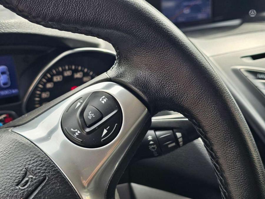 Grey Ford Kuga 2013 in Siauliai, with an engine capacity of 1.60 L and mileage of 178 thousand km for 6950 €, photo 32 on AUTOMOTO.COM.LV
