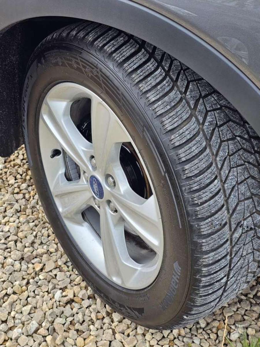 Grey Ford Kuga 2013 in Siauliai, with an engine capacity of 1.60 L and mileage of 178 thousand km for 6950 €, photo 35 on AUTOMOTO.COM.LV