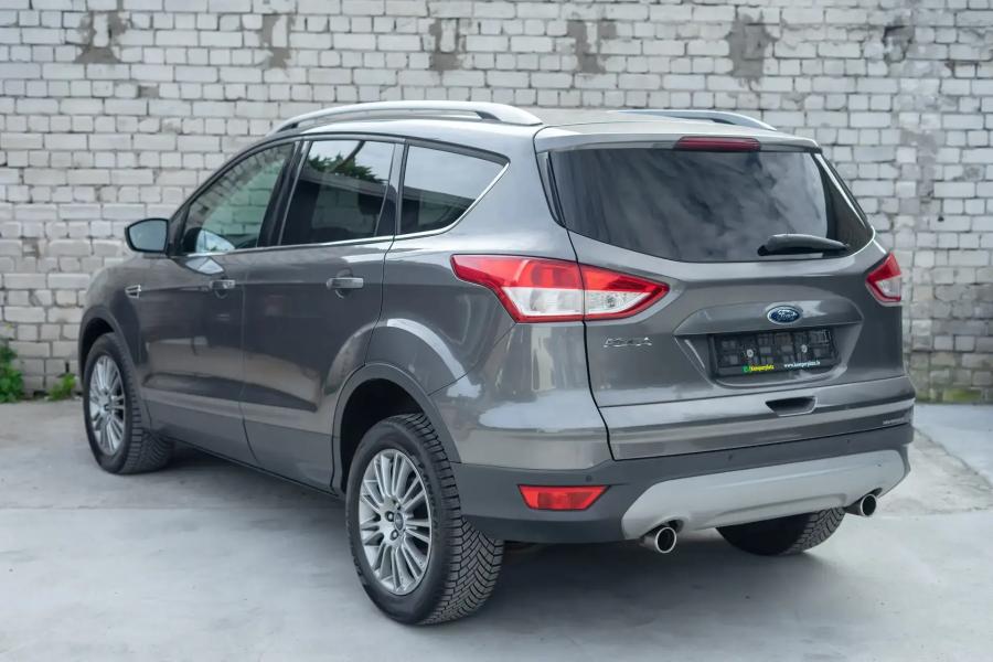 Grey Ford Kuga 2013 in Liepaja, with an engine capacity of 2.00 L and mileage of 271 thousand km for 8400 €, photo 4 on AUTOMOTO.COM.LV